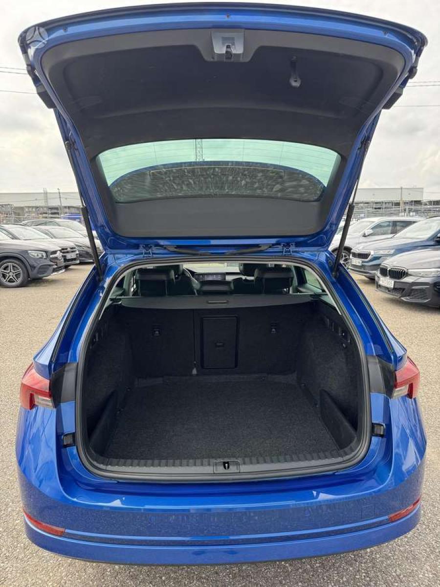 Blue Skoda Octavia 2021 in Kaunas, with an engine capacity of 1.97 L and mileage of 200 thousand km for 15400 €, photo 25 on AUTOMOTO.COM.LV