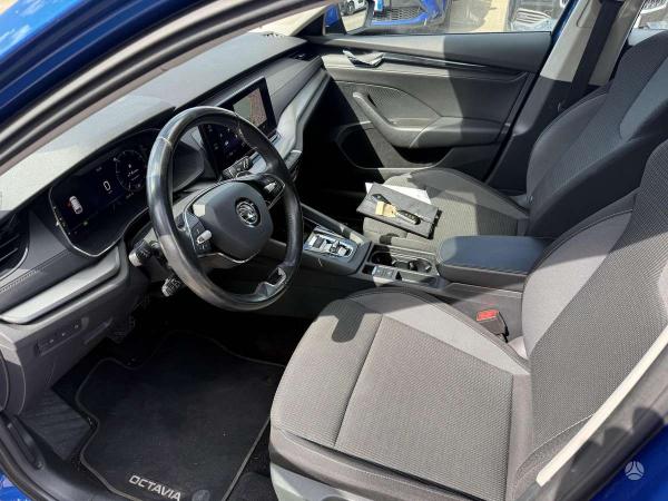 Blue Skoda Octavia 2021 in Vilnius, with an engine capacity of 1.97 L and mileage of 202 thousand km for 12950 €, photo 5 on AUTOMOTO.COM.LV