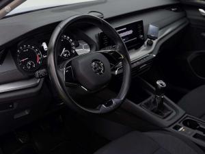 Blue Skoda Octavia 2021 in Vilnius, with an engine capacity of 1.97 L and mileage of 232 thousand km for 11999 €, photo 10 on AUTOMOTO.COM.LV