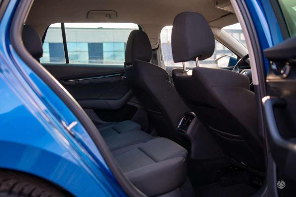 Blue Skoda Octavia 2021 in Kaunas, with an engine capacity of 2.00 L and mileage of 200 thousand km for 12900 €, photo 8 on AUTOMOTO.COM.LV