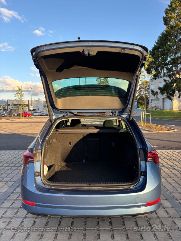 Blue Skoda Octavia 2021 in Tallinn, with an engine capacity of 2.00 L and mileage of 130 thousand km for 17900 €, photo 10 on AUTOMOTO.COM.LV