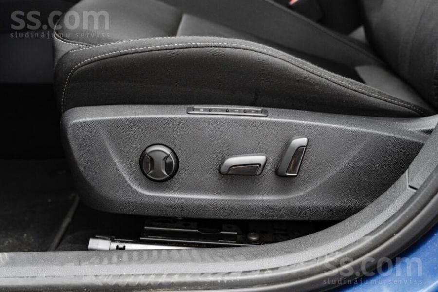 Blue Skoda Octavia 2022 in Riga, with an engine capacity of 1.40 L and mileage of 106 thousand km for 20950 €, photo 10 on AUTOMOTO.COM.LV