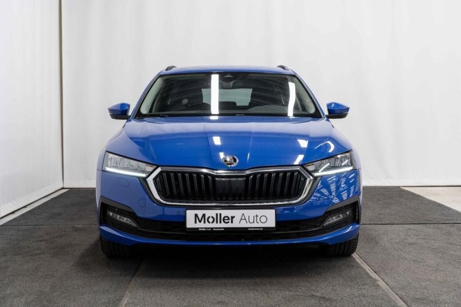 Blue Skoda Octavia 2022 in Tallinn, with an engine capacity of 2.00 L and mileage of 157 thousand km for 18550 €, photo 6 on AUTOMOTO.COM.LV