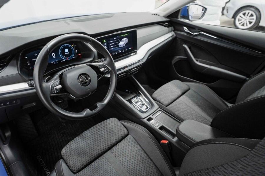 Blue Skoda Octavia 2022 in Tallinn, with an engine capacity of 2.00 L and mileage of 157 thousand km for 18550 €, photo 12 on AUTOMOTO.COM.LV