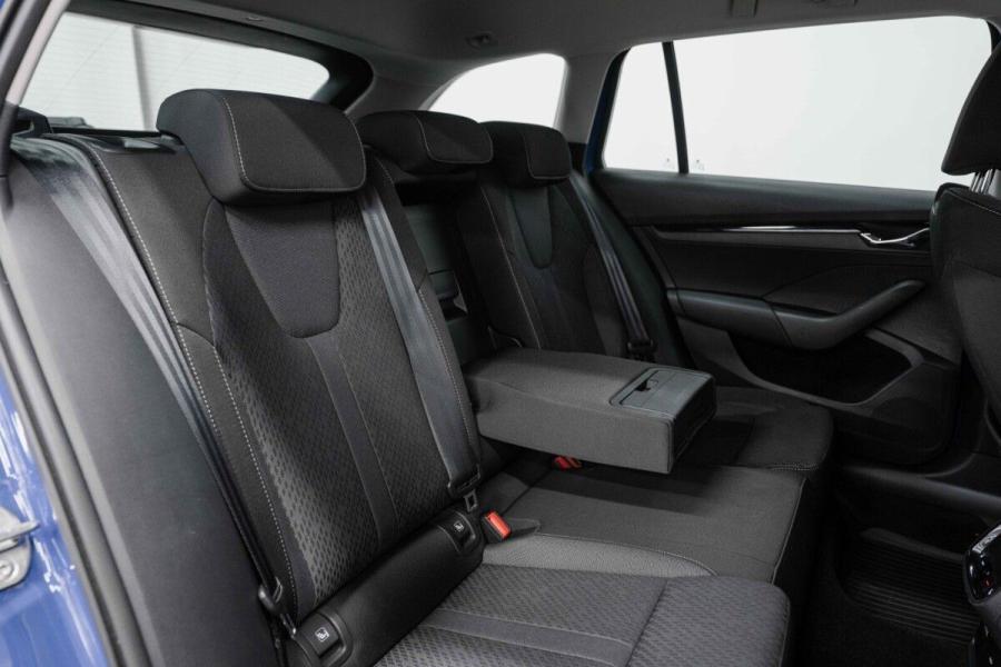 Blue Skoda Octavia 2022 in Tallinn, with an engine capacity of 2.00 L and mileage of 157 thousand km for 18550 €, photo 16 on AUTOMOTO.COM.LV