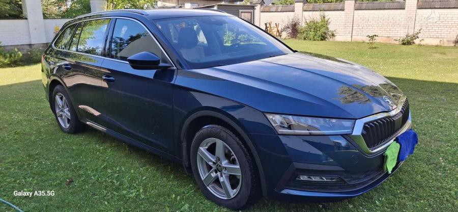 Blue Skoda Octavia 2022 in Vilnius, with an engine capacity of 1.50 L and mileage of 35 thousand km for 18000 €, photo 3 on AUTOMOTO.COM.LV