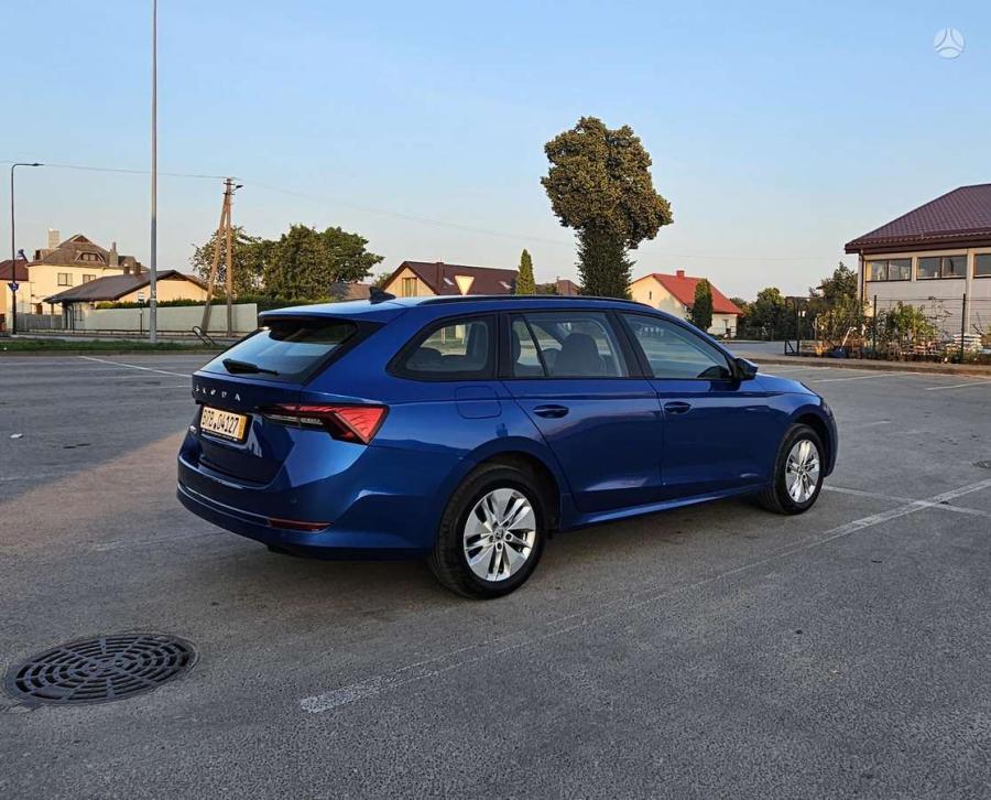 Blue Skoda Octavia 2022 in Taurage, with an engine capacity of 1.97 L and mileage of 228 thousand km for 12500 €, photo 6 on AUTOMOTO.COM.LV