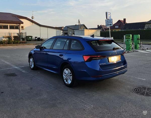 Blue Skoda Octavia 2022 in Taurage, with an engine capacity of 1.97 L and mileage of 228 thousand km for 12500 €, photo 6 on AUTOMOTO.COM.LV
