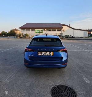 Blue Skoda Octavia 2022 in Taurage, with an engine capacity of 1.97 L and mileage of 228 thousand km for 12500 €, photo 8 on AUTOMOTO.COM.LV