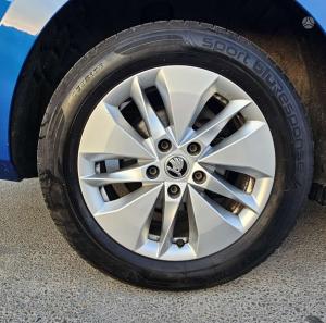 Blue Skoda Octavia 2022 in Taurage, with an engine capacity of 1.97 L and mileage of 228 thousand km for 12500 €, photo 10 on AUTOMOTO.COM.LV