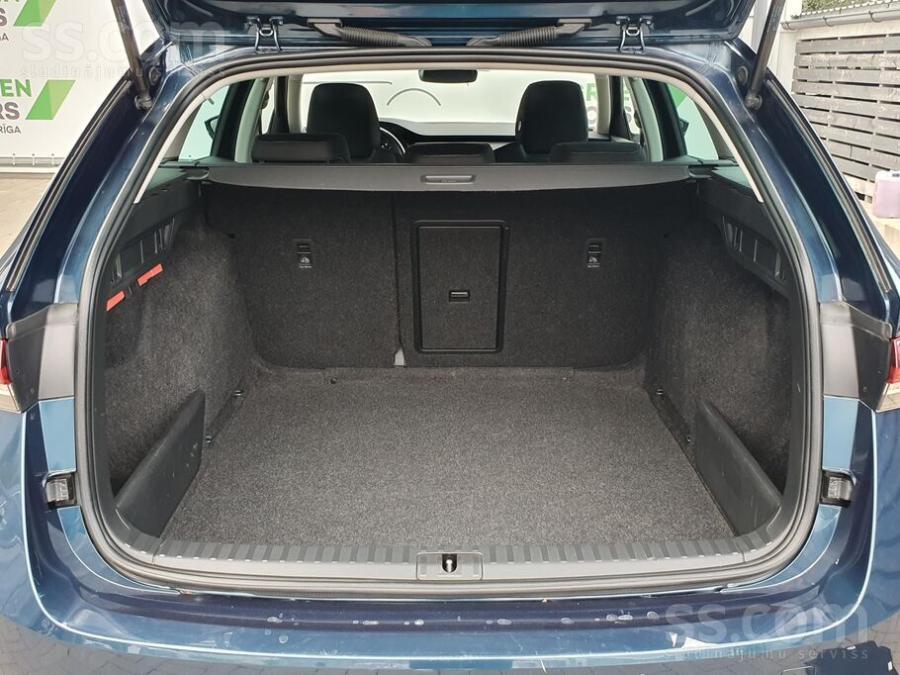 Blue Skoda Octavia 2022 in Riga, with an engine capacity of 1.50 L and mileage of 99 thousand km for 16500 €, photo 11 on AUTOMOTO.COM.LV