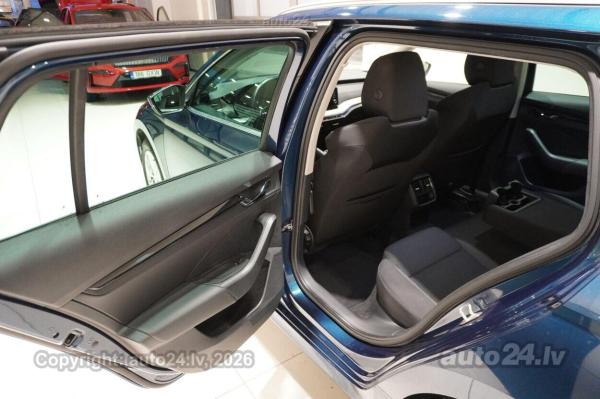 Zils Skoda Octavia 2023 Tallina, ar dzinēja tilpumu 1.50 L un nobraukumu 112 tūkst. km par 17900 €, foto 10 vietnē AUTOMOTO.COM.LV