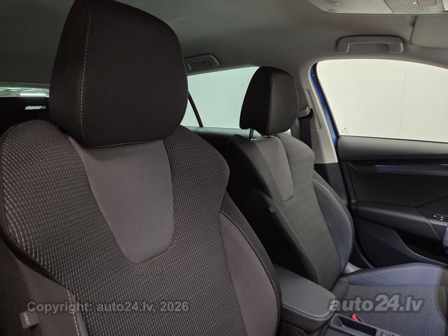 Синий Шкода Октавия 2023 в Таллин, объемом двигателя 1.50 л и пробегом 45 тыс. км за 21900 €, фото 19 на AUTOMOTO.COM.LV