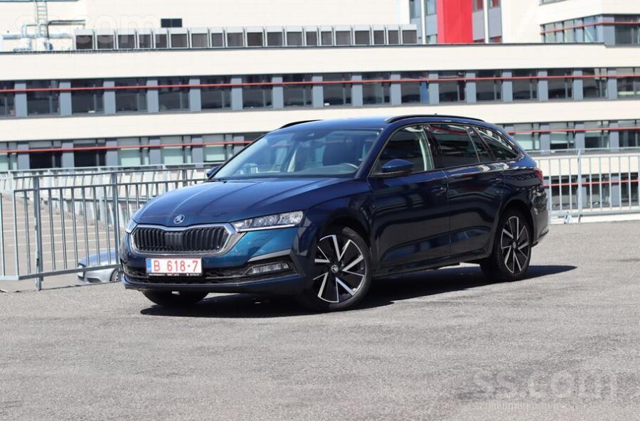 Blue Skoda Octavia 2023 in Riga, with an engine capacity of 1.40 L and mileage of 35 thousand km for 24980 €, photo 4 on AUTOMOTO.COM.LV