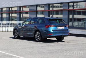 Blue Skoda Octavia 2023 in Riga, with an engine capacity of 1.40 L and mileage of 35 thousand km for 24980 €, photo 5 on AUTOMOTO.COM.LV
