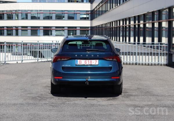 Blue Skoda Octavia 2023 in Riga, with an engine capacity of 1.40 L and mileage of 35 thousand km for 24980 €, photo 5 on AUTOMOTO.COM.LV