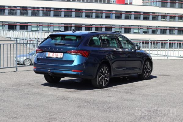 Blue Skoda Octavia 2023 in Riga, with an engine capacity of 1.40 L and mileage of 35 thousand km for 24980 €, photo 6 on AUTOMOTO.COM.LV
