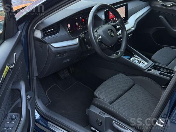 Blue Skoda Octavia 2023 in Riga, with an engine capacity of 1.40 L and mileage of 35 thousand km for 24980 €, photo 7 on AUTOMOTO.COM.LV