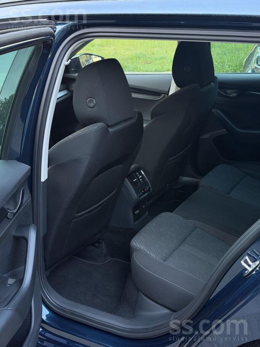 Blue Skoda Octavia 2023 in Riga, with an engine capacity of 1.40 L and mileage of 35 thousand km for 24980 €, photo 12 on AUTOMOTO.COM.LV
