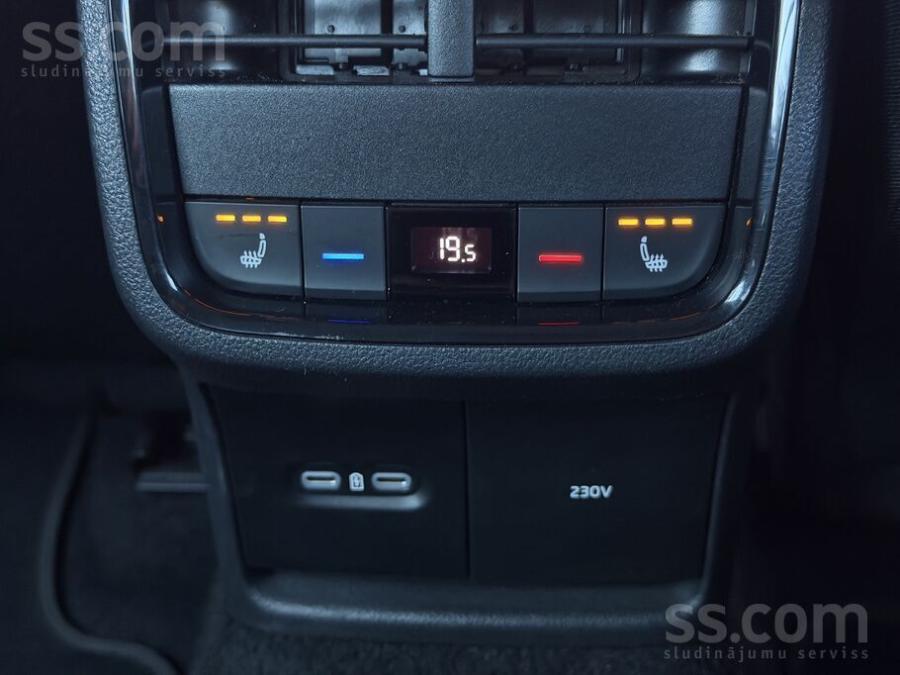 Blue Skoda Octavia 2023 in Riga, with an engine capacity of 1.40 L and mileage of 35 thousand km for 24980 €, photo 14 on AUTOMOTO.COM.LV