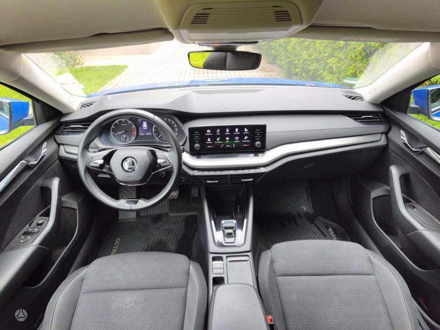 Blue Skoda Octavia 2023 in Kalvarija, with an engine capacity of 1.50 L and mileage of 125 thousand km for 15549 €, photo 12 on AUTOMOTO.COM.LV