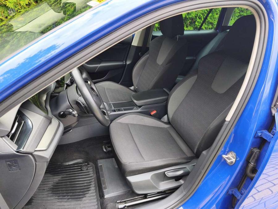 Blue Skoda Octavia 2023 in Kalvarija, with an engine capacity of 1.50 L and mileage of 125 thousand km for 15549 €, photo 13 on AUTOMOTO.COM.LV