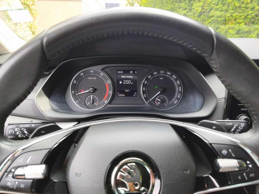 Blue Skoda Octavia 2023 in Kalvarija, with an engine capacity of 1.50 L and mileage of 125 thousand km for 15549 €, photo 19 on AUTOMOTO.COM.LV