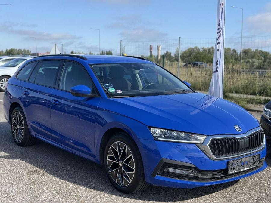 Blue Skoda Octavia 2023 in Vilnius, with an engine capacity of 1.97 L and mileage of 195 thousand km for 13999 €, photo 1 on AUTOMOTO.COM.LV