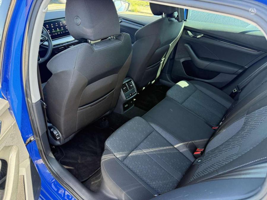 Blue Skoda Octavia 2023 in Vilnius, with an engine capacity of 1.97 L and mileage of 195 thousand km for 13999 €, photo 17 on AUTOMOTO.COM.LV