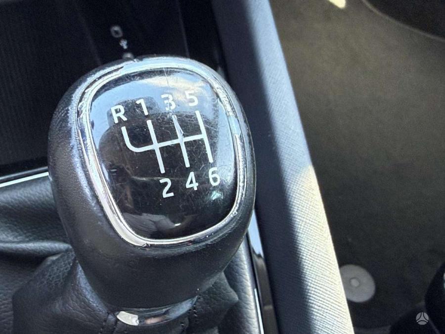 Blue Skoda Octavia 2023 in Vilnius, with an engine capacity of 1.97 L and mileage of 195 thousand km for 13999 €, photo 29 on AUTOMOTO.COM.LV