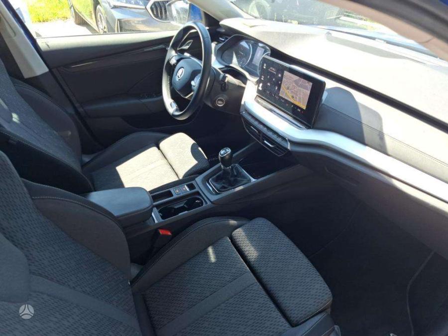 Blue Skoda Octavia 2023 in Vilnius, with an engine capacity of 1.97 L and mileage of 195 thousand km for 13999 €, photo 56 on AUTOMOTO.COM.LV