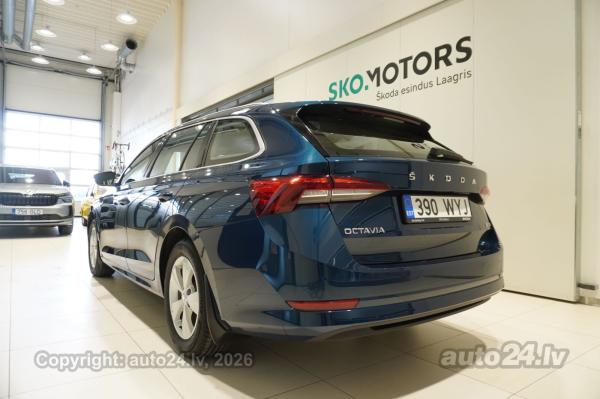 Zils Skoda Octavia 2024 Tallina, ar dzinēja tilpumu 1.50 L un nobraukumu 20 tūkst. km par 24500 €, foto 2 vietnē AUTOMOTO.COM.LV