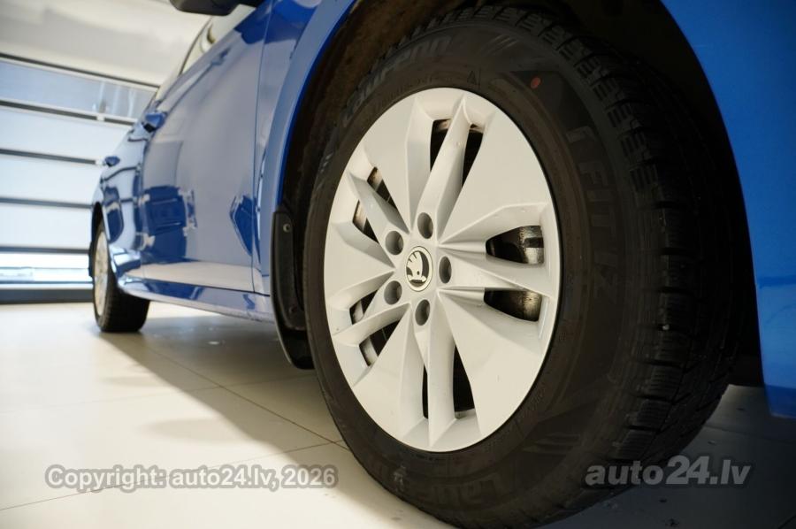 Zils Skoda Octavia 2024 Tallina, ar dzinēja tilpumu 2.00 L un nobraukumu 138 tūkst. km par 18500 €, foto 6 vietnē AUTOMOTO.COM.LV