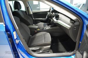 Zils Skoda Octavia 2024 Tallina, ar dzinēja tilpumu 2.00 L un nobraukumu 138 tūkst. km par 18500 €, foto 13 vietnē AUTOMOTO.COM.LV
