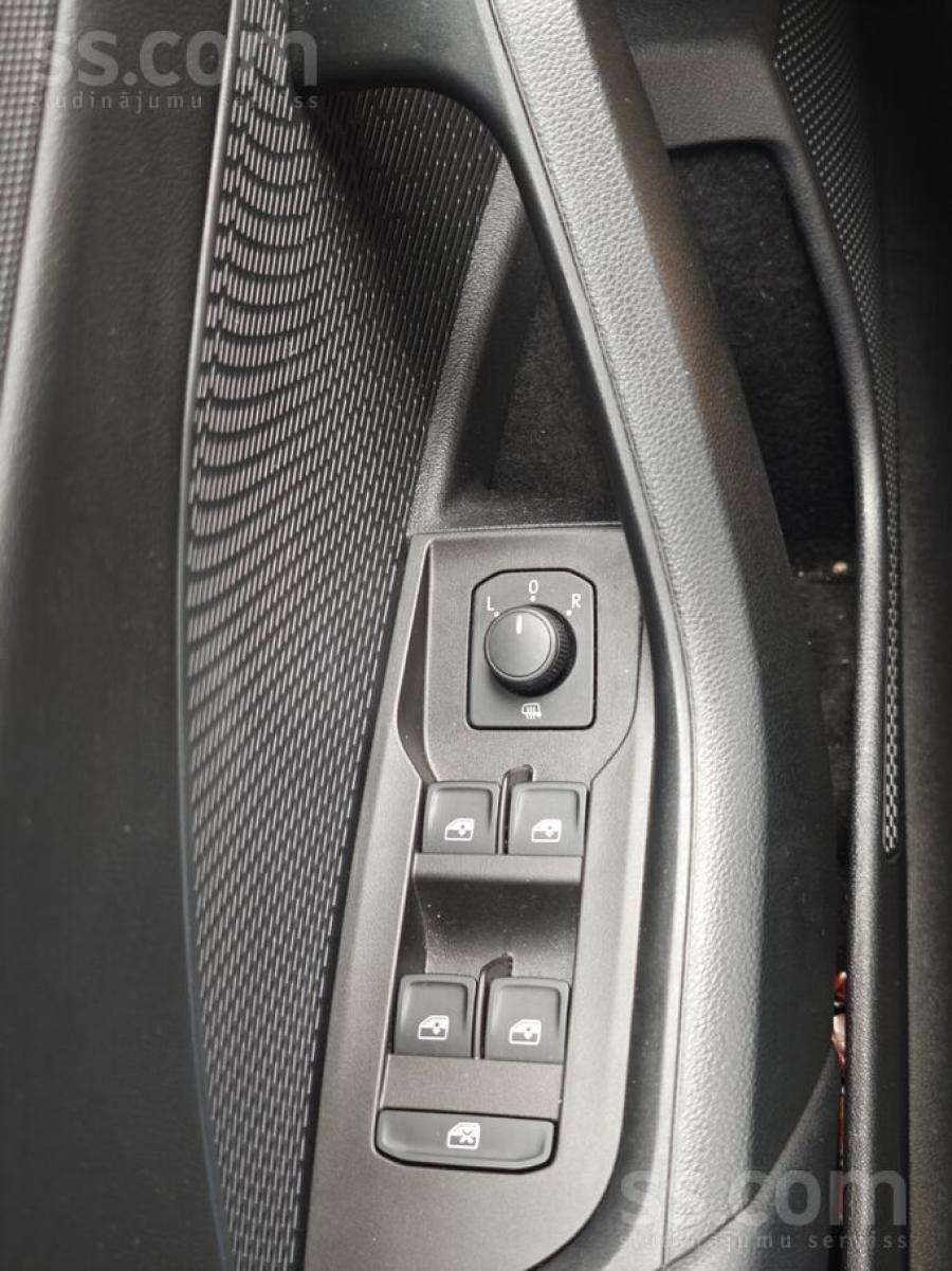 Blue Skoda Octavia 2024 in Riga, with an engine capacity of 2.00 L and mileage of 41 thousand km for 22790 €, photo 19 on AUTOMOTO.COM.LV