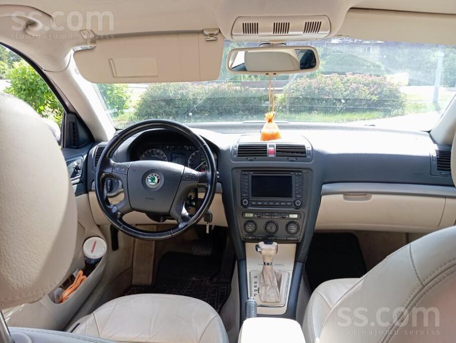Brūns Skoda Octavia 2005 Saldus, ar dzinēja tilpumu 2.00 L un nobraukumu 246 tūkst. km par 990 €, foto 4 vietnē AUTOMOTO.COM.LV