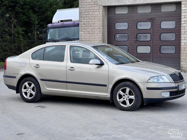 Brown Skoda Octavia 2005 in Kretinga, with an engine capacity of 1.60 L and mileage of 138 thousand km for 1250 €, photo 4 on AUTOMOTO.COM.LV