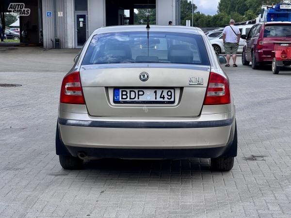 Brown Skoda Octavia 2005 in Kretinga, with an engine capacity of 1.60 L and mileage of 138 thousand km for 1250 €, photo 6 on AUTOMOTO.COM.LV