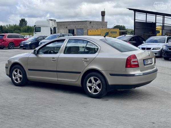 Brown Skoda Octavia 2005 in Kretinga, with an engine capacity of 1.60 L and mileage of 138 thousand km for 1250 €, photo 8 on AUTOMOTO.COM.LV