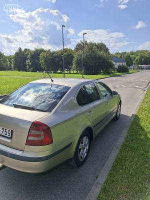 Brūns Skoda Octavia 2005 Panevēža, ar dzinēja tilpumu 1.90 L un nobraukumu 595 tūkst. km par 1630 €, foto 4 vietnē AUTOMOTO.COM.LV