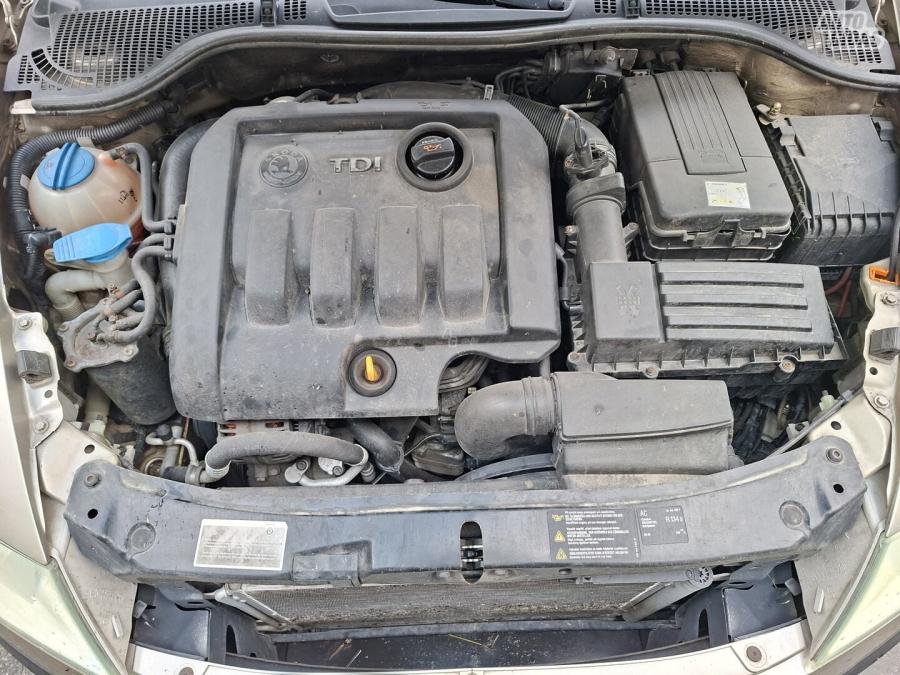 Brūns Skoda Octavia 2005 Panevēža, ar dzinēja tilpumu 1.90 L un nobraukumu 595 tūkst. km par 1630 €, foto 13 vietnē AUTOMOTO.COM.LV