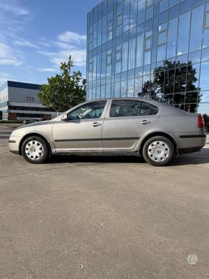 Brown Skoda Octavia 2007 in Panevezys, with an engine capacity of 1.90 L and mileage of 298 thousand km for 1385 €, photo 5 on AUTOMOTO.COM.LV