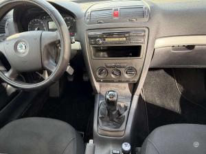 Brown Skoda Octavia 2007 in Panevezys, with an engine capacity of 1.90 L and mileage of 298 thousand km for 1385 €, photo 14 on AUTOMOTO.COM.LV