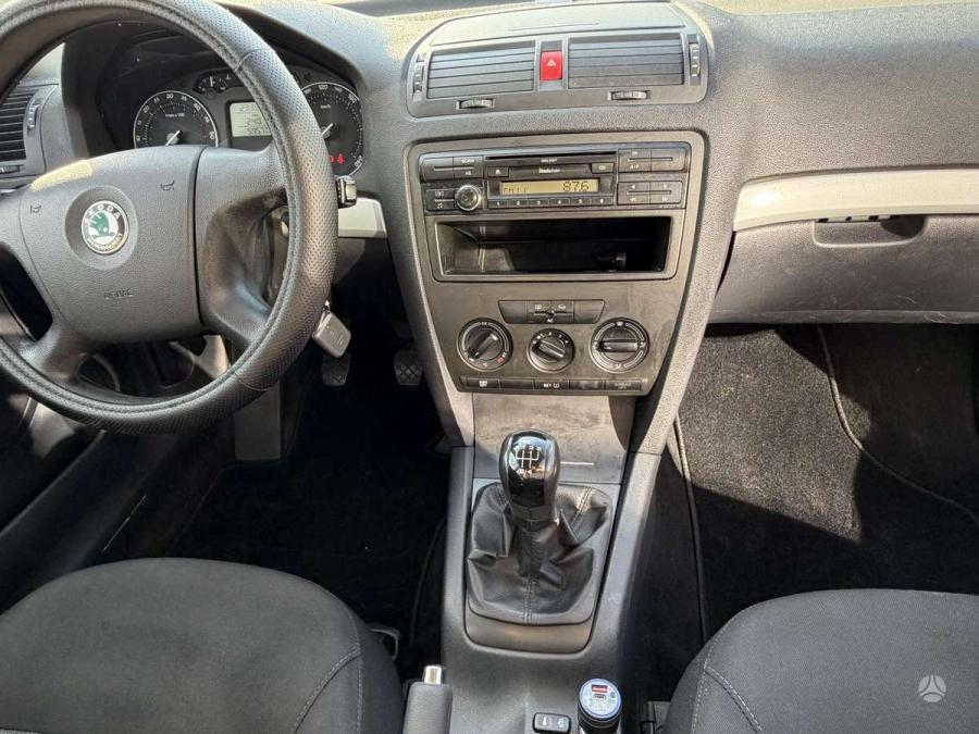 Brown Skoda Octavia 2007 in Panevezys, with an engine capacity of 1.90 L and mileage of 298 thousand km for 1385 €, photo 14 on AUTOMOTO.COM.LV