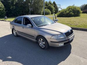 Brown Skoda Octavia 2008 in Klaipeda, with an engine capacity of 1.90 L and mileage of 281 thousand km for 750 €, photo 3 on AUTOMOTO.COM.LV