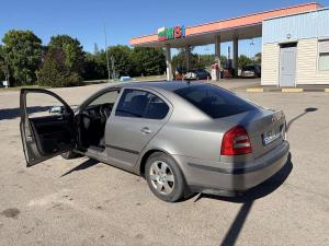 Brown Skoda Octavia 2008 in Klaipeda, with an engine capacity of 1.90 L and mileage of 281 thousand km for 750 €, photo 5 on AUTOMOTO.COM.LV