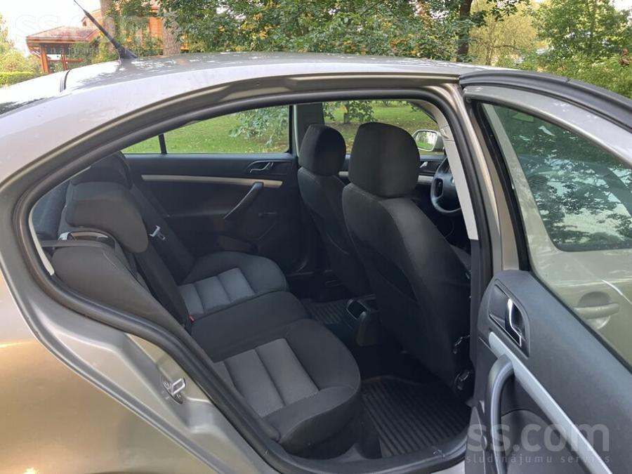 Brown Skoda Octavia 2008 in Jelgava, with an engine capacity of 1.90 L and mileage of 226 thousand km for 1490 €, photo 10 on AUTOMOTO.COM.LV