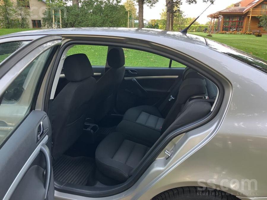 Brown Skoda Octavia 2008 in Jelgava, with an engine capacity of 1.90 L and mileage of 226 thousand km for 1490 €, photo 13 on AUTOMOTO.COM.LV