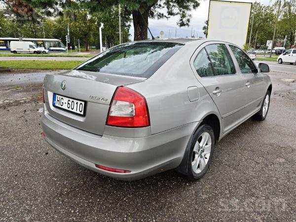 Skoda Octavia 2009 in Riga on AUTOMOTO.COM.LV Brown Skoda Octavia 2009 in Riga, with an engine capacity of 2.00 L and mileage of 282 thousand km for 2350 €, photo 5 on AUTOMOTO.COM.LV