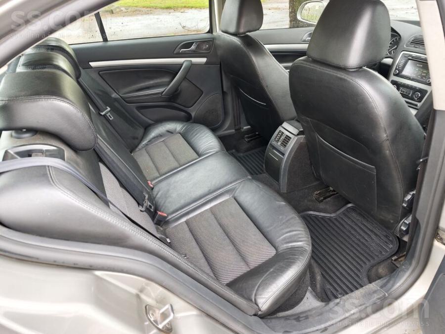 Brūns Skoda Octavia 2009 Rīga, ar dzinēja tilpumu 2.00 L un nobraukumu 282 tūkst. km par 2350 €, foto 9 vietnē AUTOMOTO.COM.LV